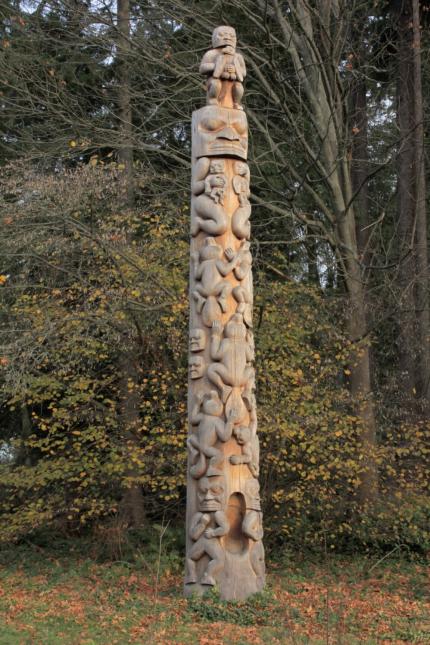 Artwork Beaver Crest Pole by Norman Tait - Public Art Registry - City ...